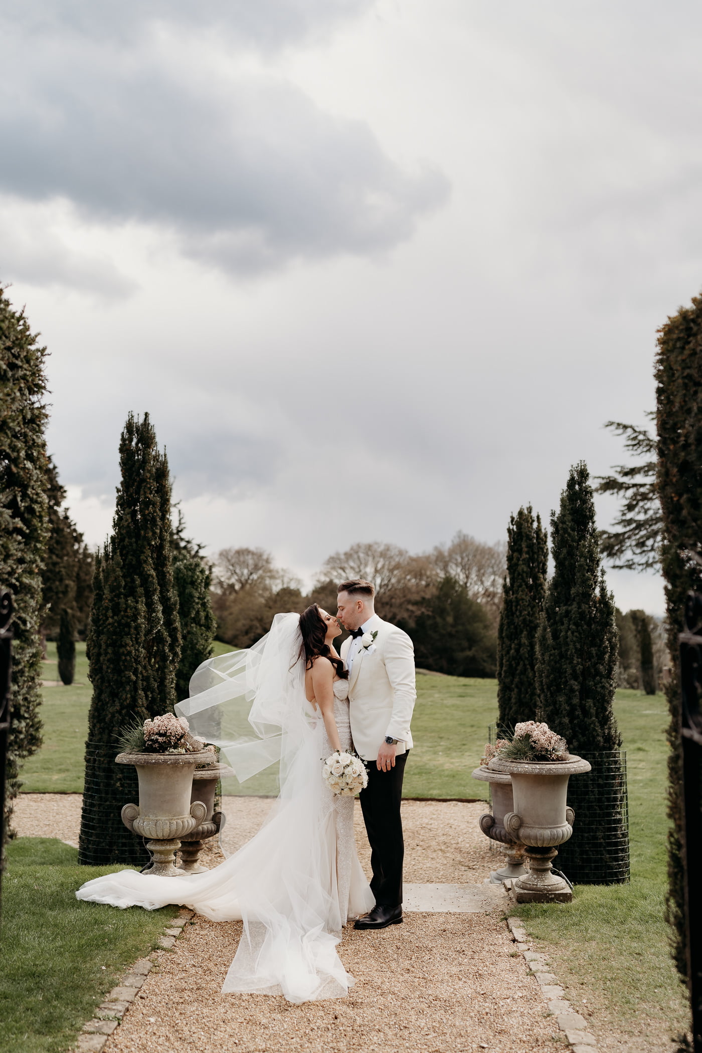 Hedsor House - The Perfect Luxury Wedding Venue - Kamila Nowak